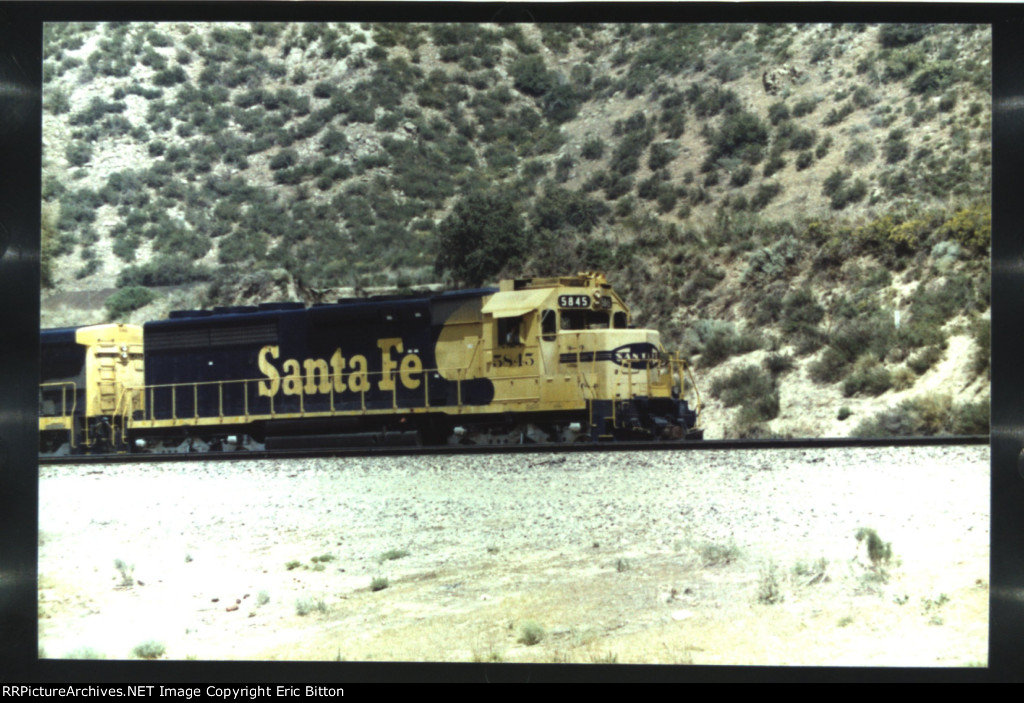 ATSF 5845 and 8166